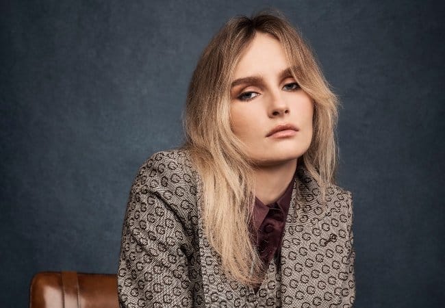 Olivia DeJonge Wanted to Bring 'Depth' to Role of Priscilla Presley in ...