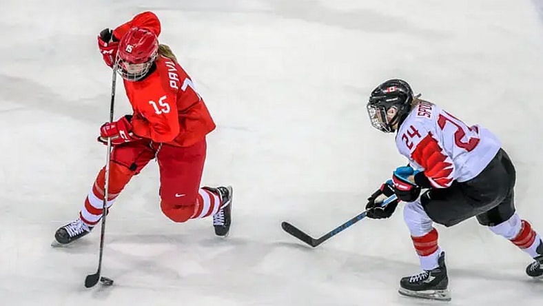 The Women's Ice Hockey Landscape in Canada - MovieMaker Magazine